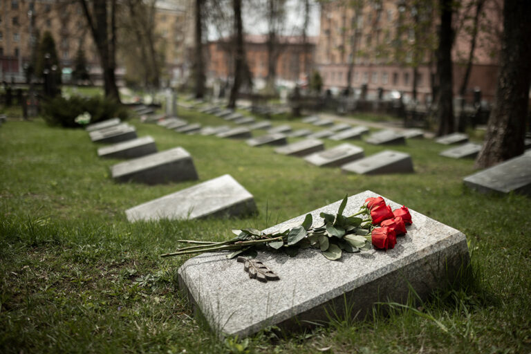 Exploring Natural Burial Options Through Home Funerals | Blog | Cady ...